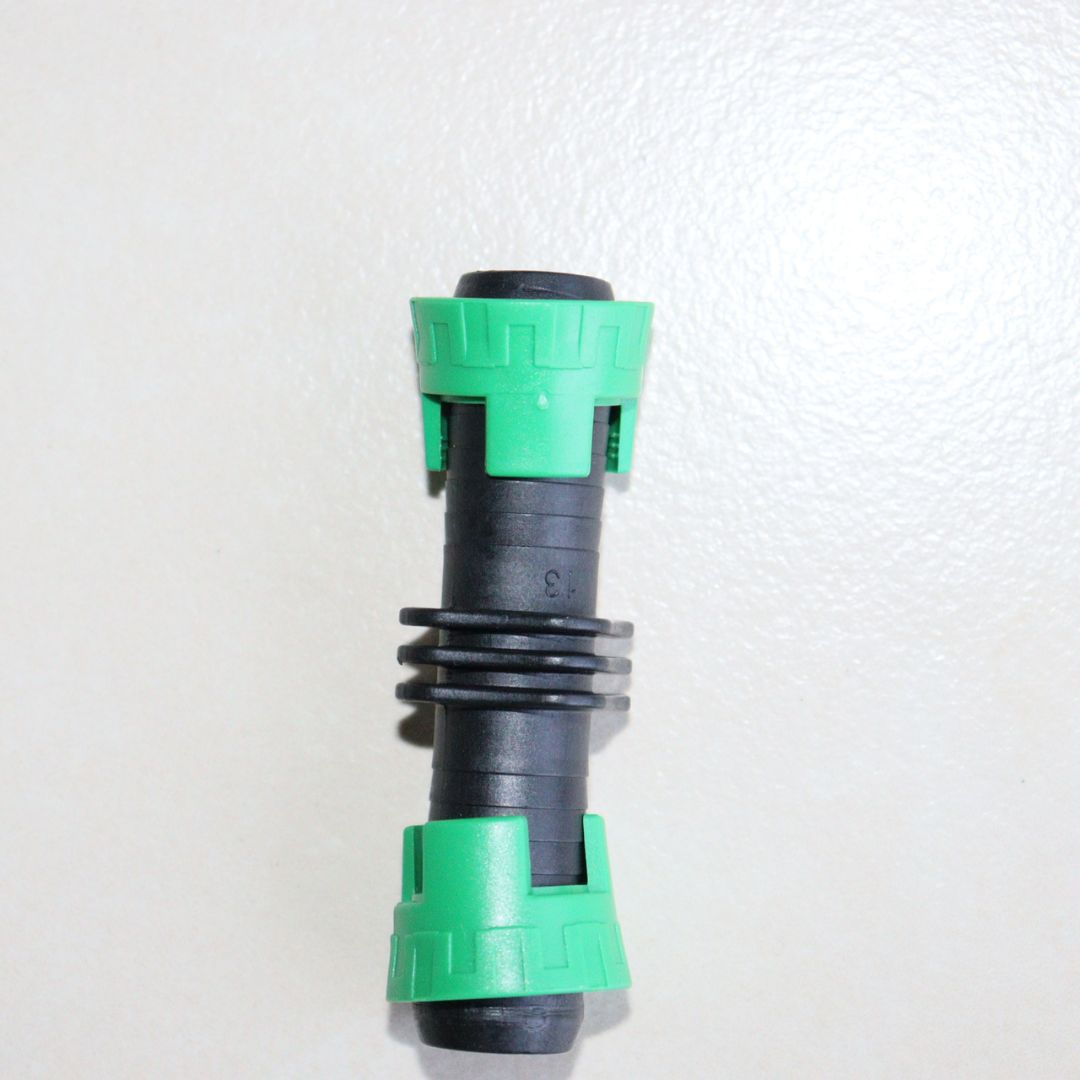 Middle Connectors - Greenhouse & Irrigation Systems